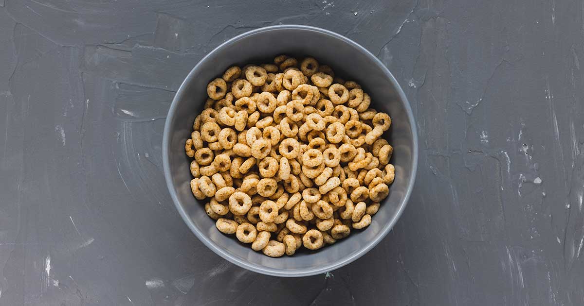 Cheerios Calories: Nutrition Facts, Types, and Downsides